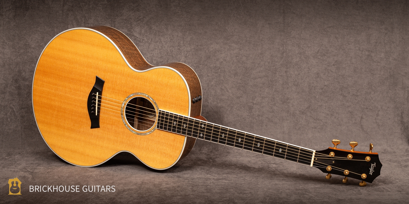 Taylor Custom Jumbo #1112212088 (Pre-Owned) – Brickhouse Guitars